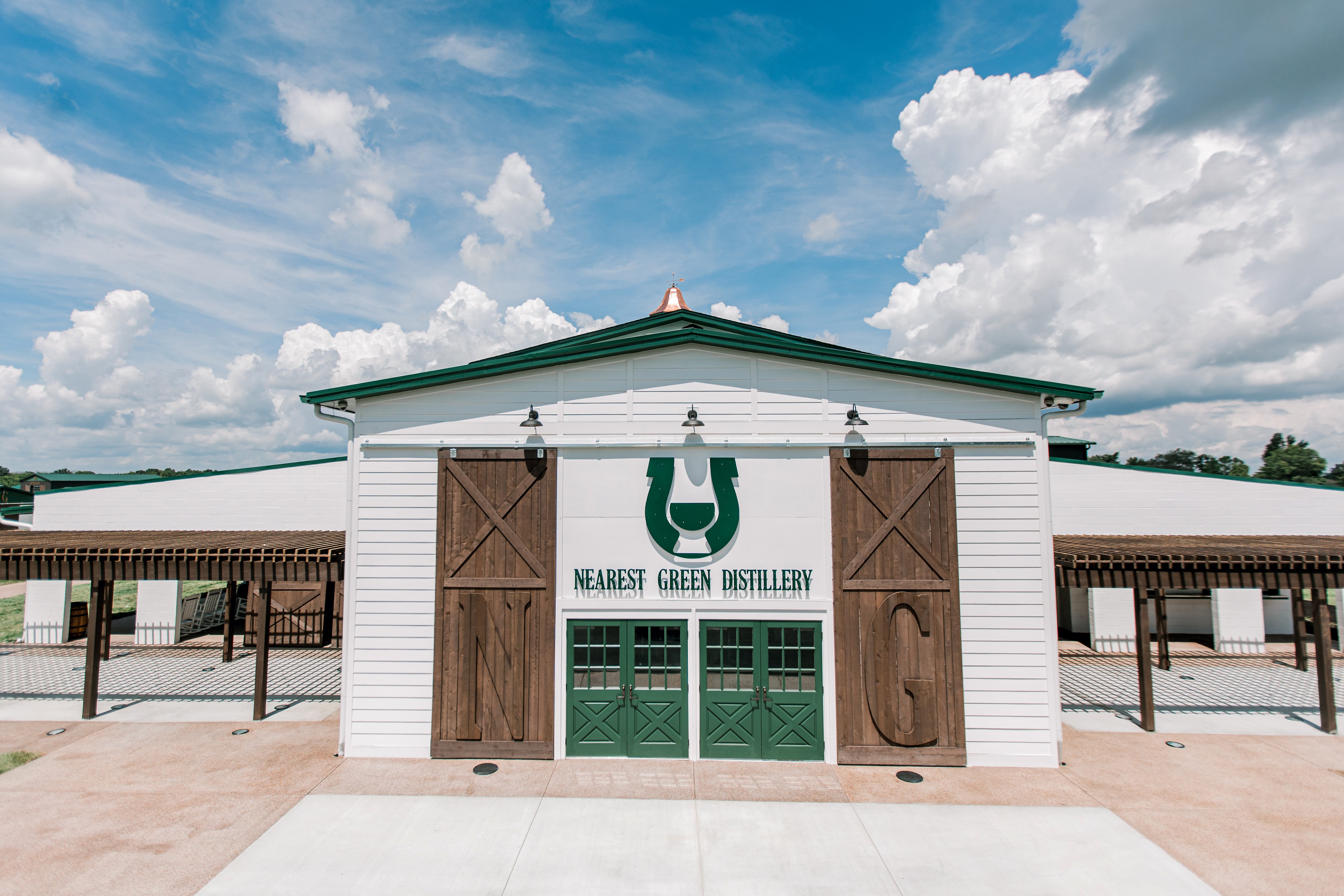 What is Tennessee whiskey? Styles and history. : Whisky and Spirits Guides