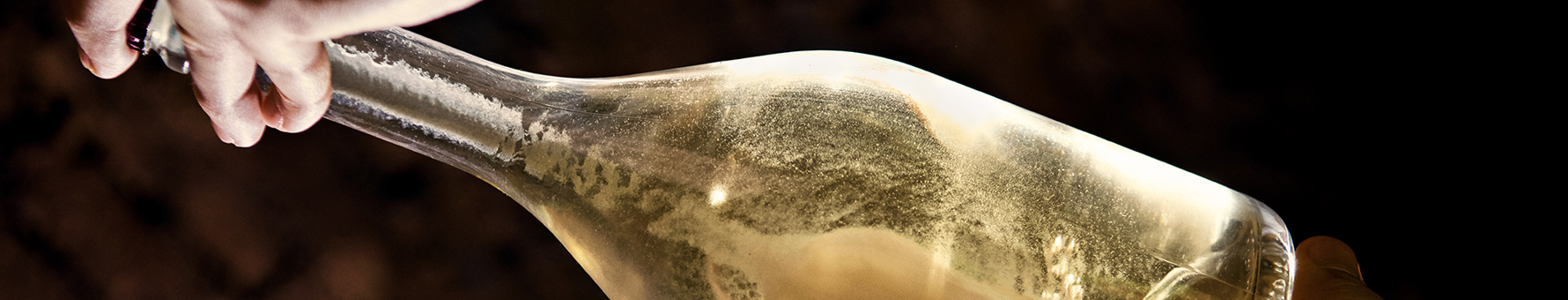 What is Champagne and how is it made? : Whisky and Spirits Guides