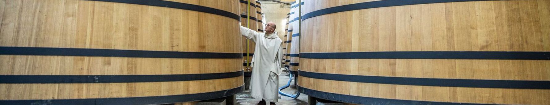 What is Green Chartreuse? History and styles : Whisky and Spirits Guides