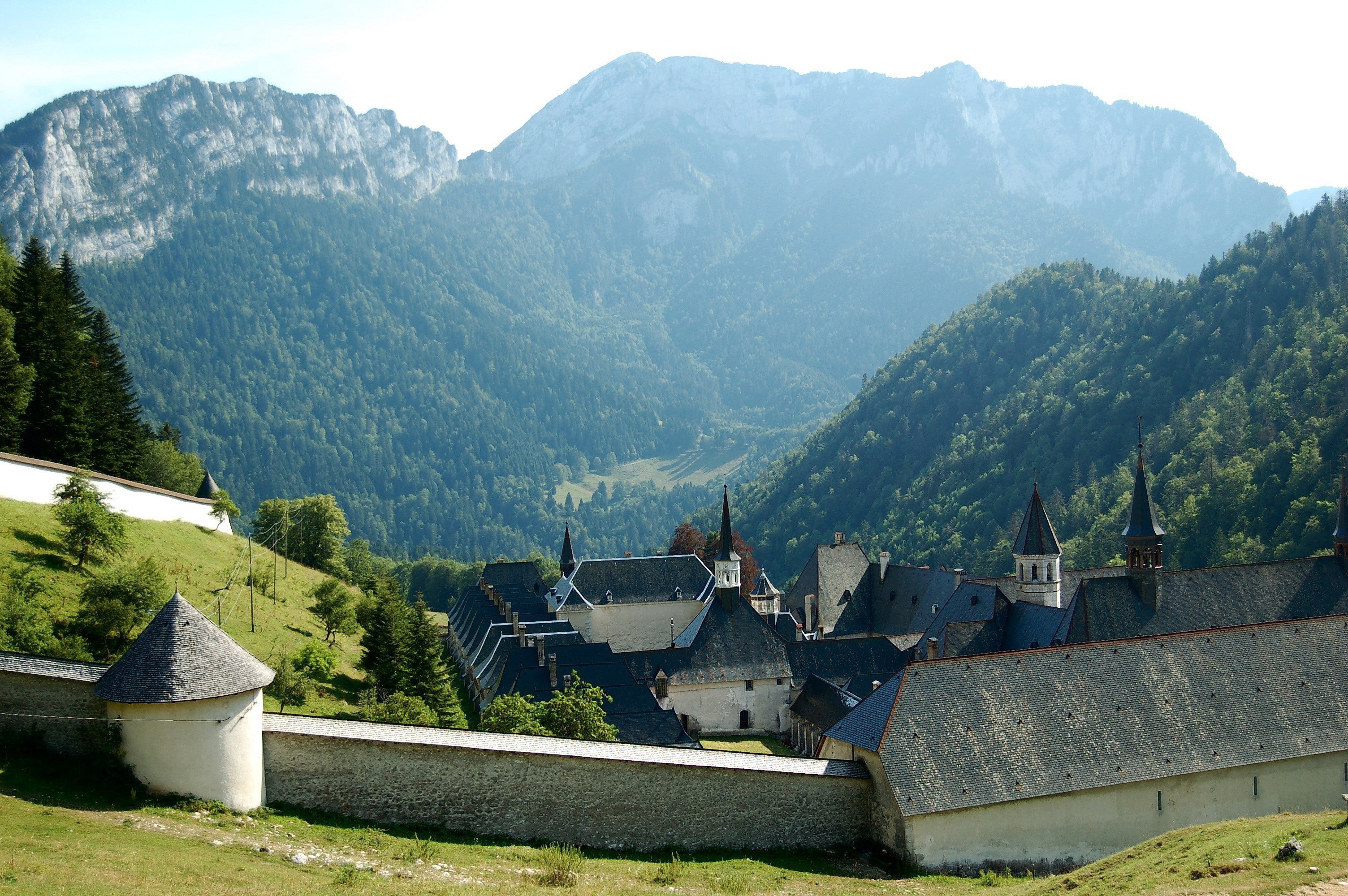 What are liqueurs and how are they made? : Whisky and Spirits Guides